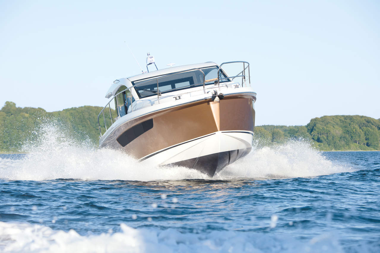 Dynamic-Boats-Tzalavras-Sealine-C330-Ex-7 – Dynamic Boats | Tzalavras
